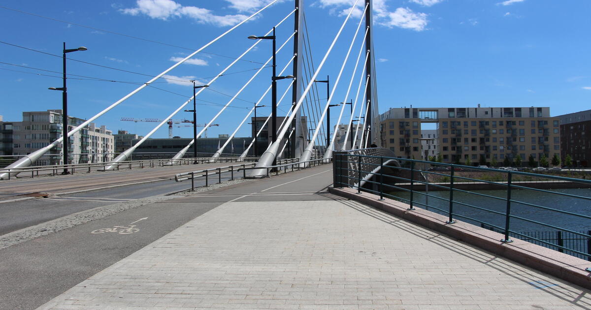 Crusell Bridge to be paved in late April, early May—traffic restricted to one lane | City of ...