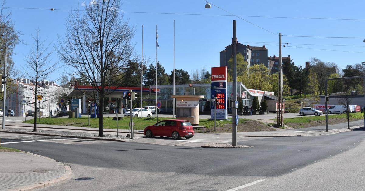 Residential buildings are planned for the former service station plot ...